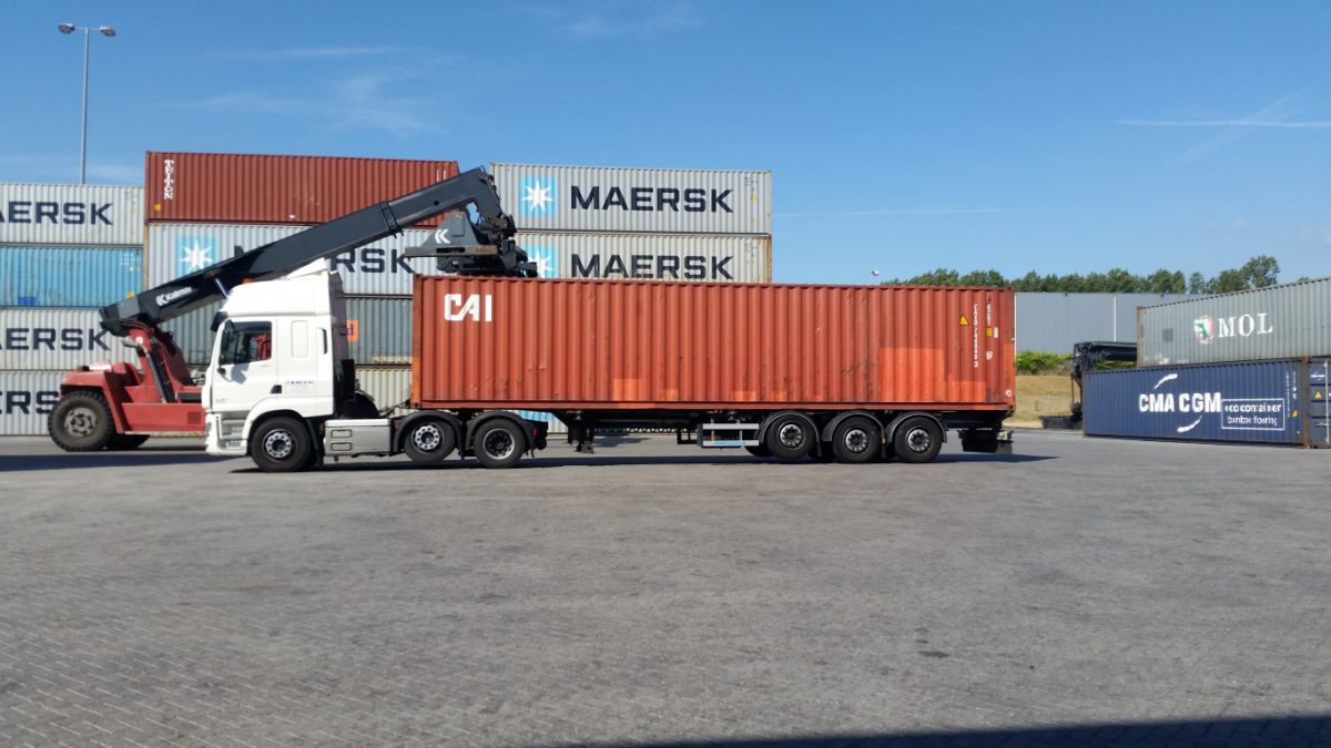 Vervoer van Zeecontainers 20, 40 en 45 ft. - Transportbedrijf C.W. Bijl ...